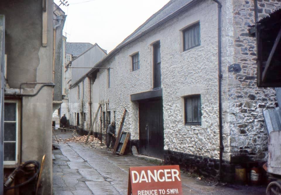 Construction of Red Lion Yard in 1973 - Okehampton Memories